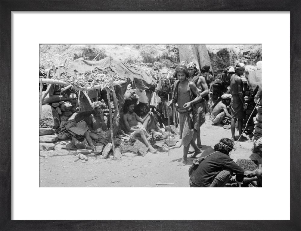 View of Bani Malik tribesmen ... – Pitt Rivers Museum Prints